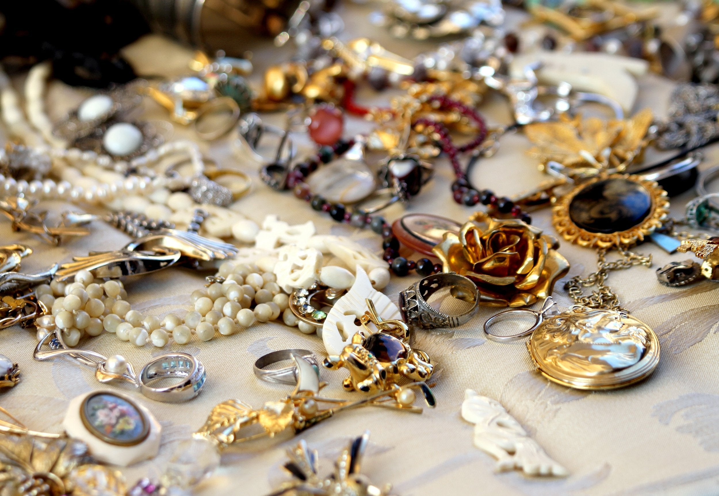 Antique & Estate – AAA Family Gems